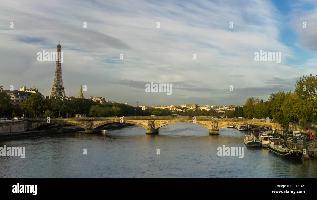 Invalides bridge hi-res stock photography and images - Alamy
