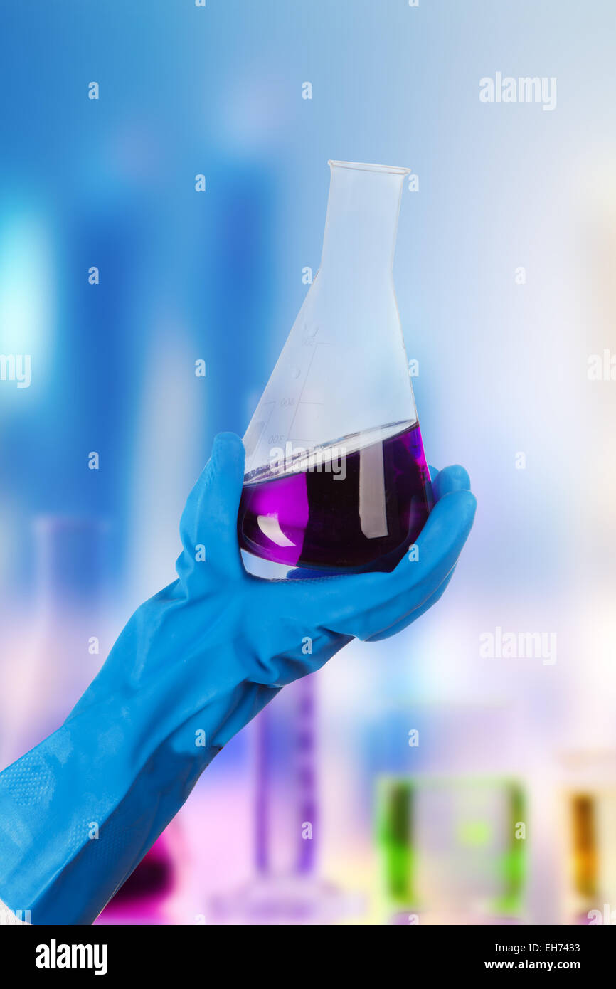 Hand tube test flask hi-res stock photography and images - Alamy