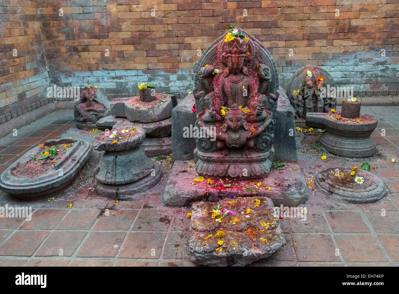 Lingams hi-res stock photography and images - Alamy