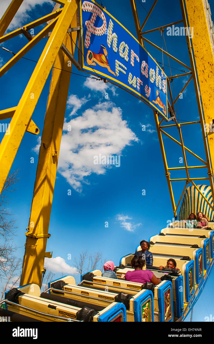 Carnival fair thrills hi-res stock photography and images - Alamy