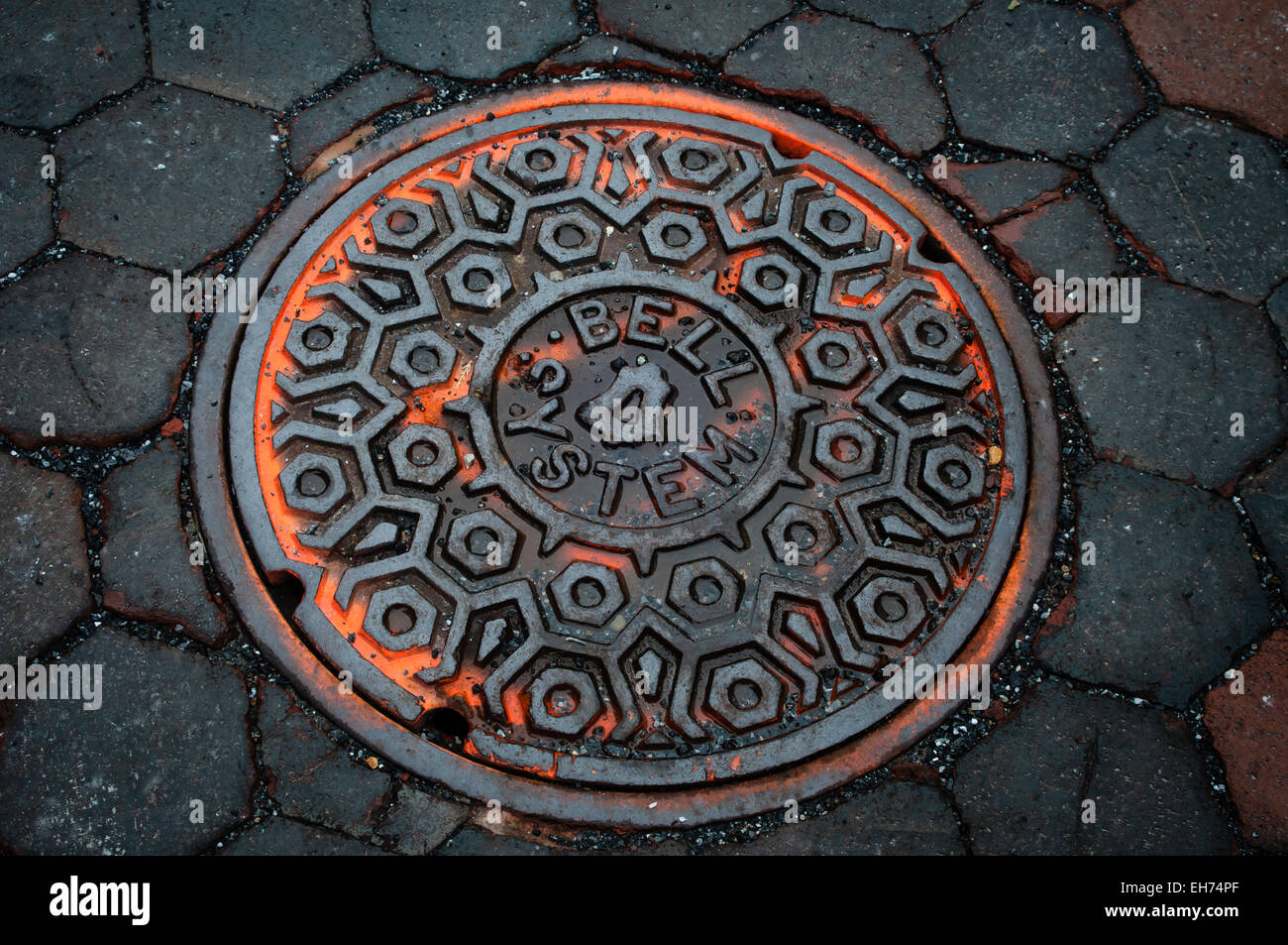 Ornate brass cover hi-res stock photography and images - Alamy