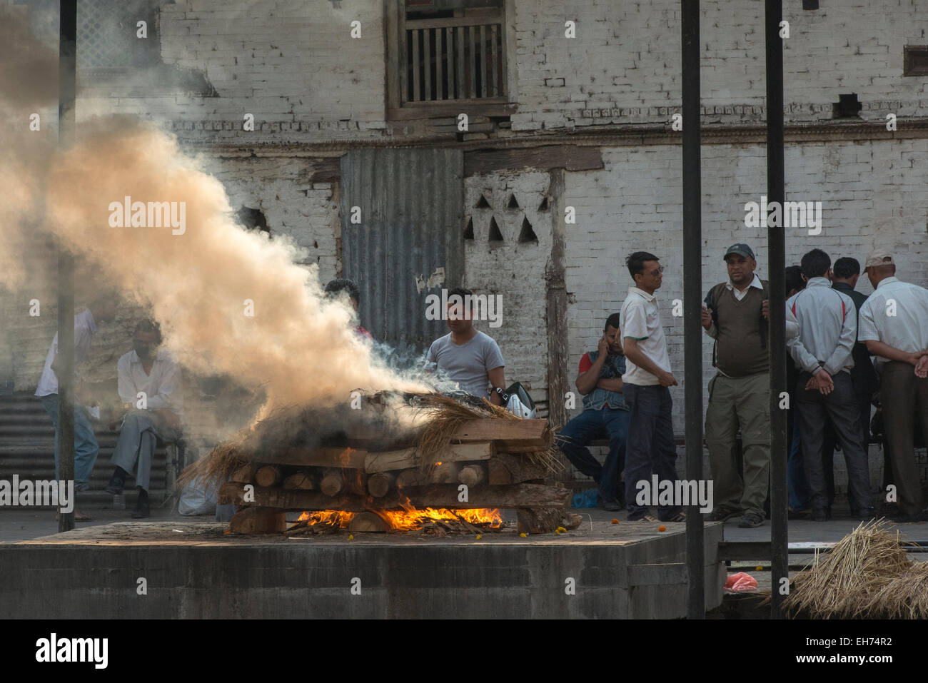 Funeral Pyre, Pashupatinath Temple Cremation Ghats, Kathmandu Stock ...