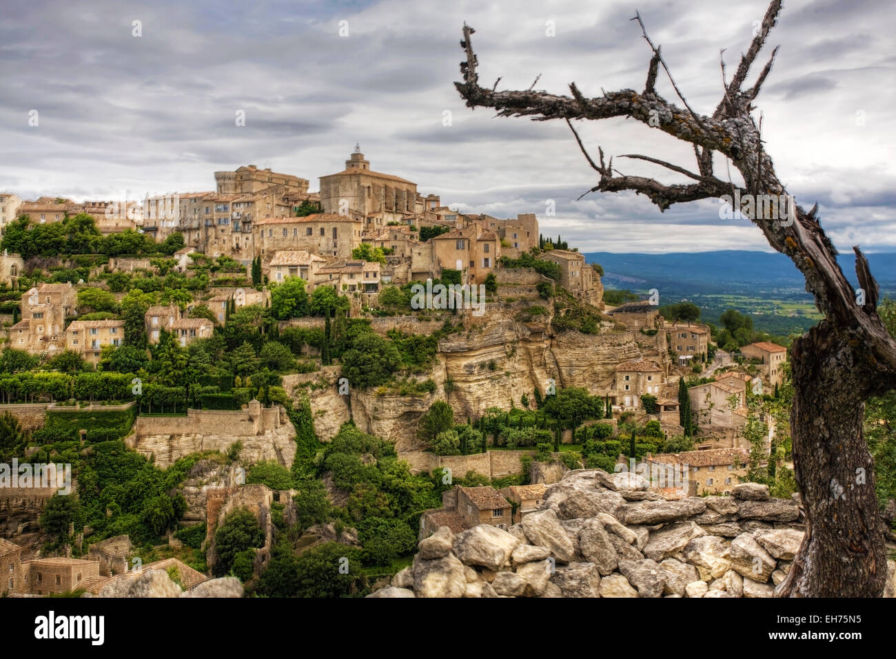 Provence gordes hill top hi-res stock photography and images - Alamy
