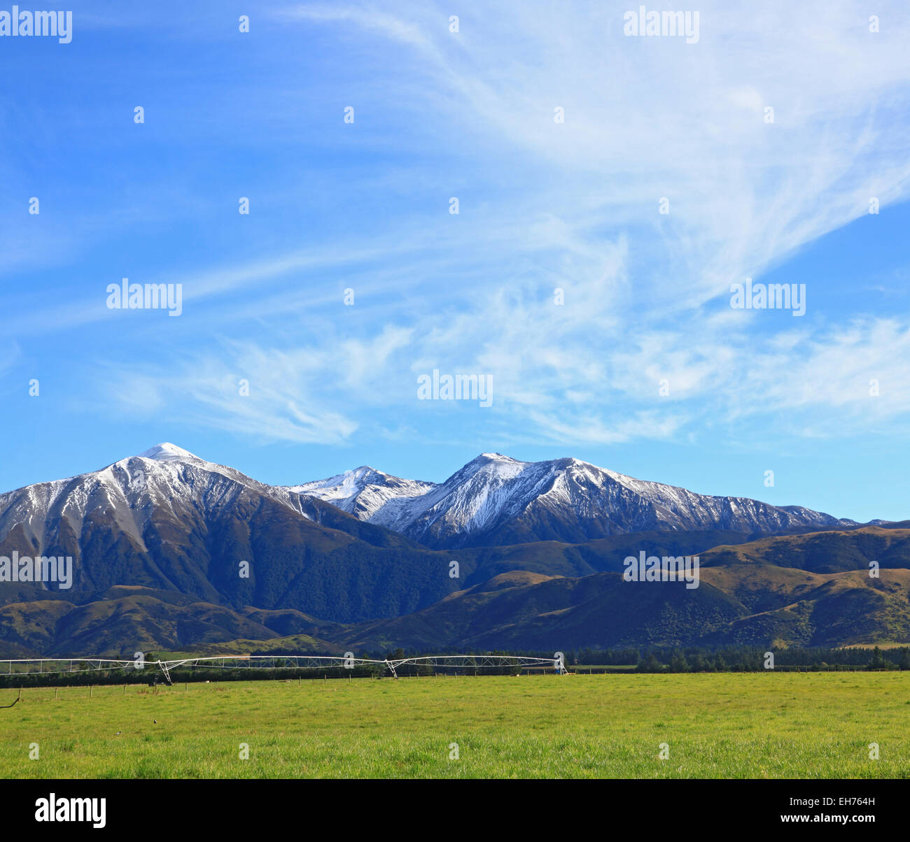 snow mountain of southern alpine alps in New Zealand with sunny sky ...