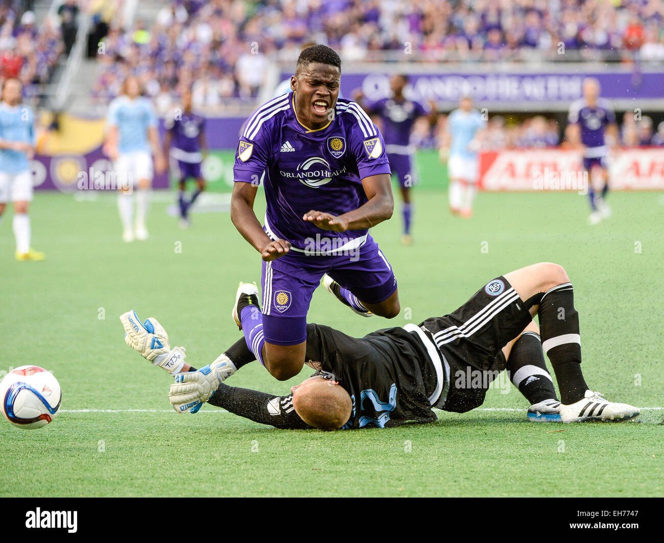 New york city fc goalkeeper josh saunders 12 hi-res stock photography ...