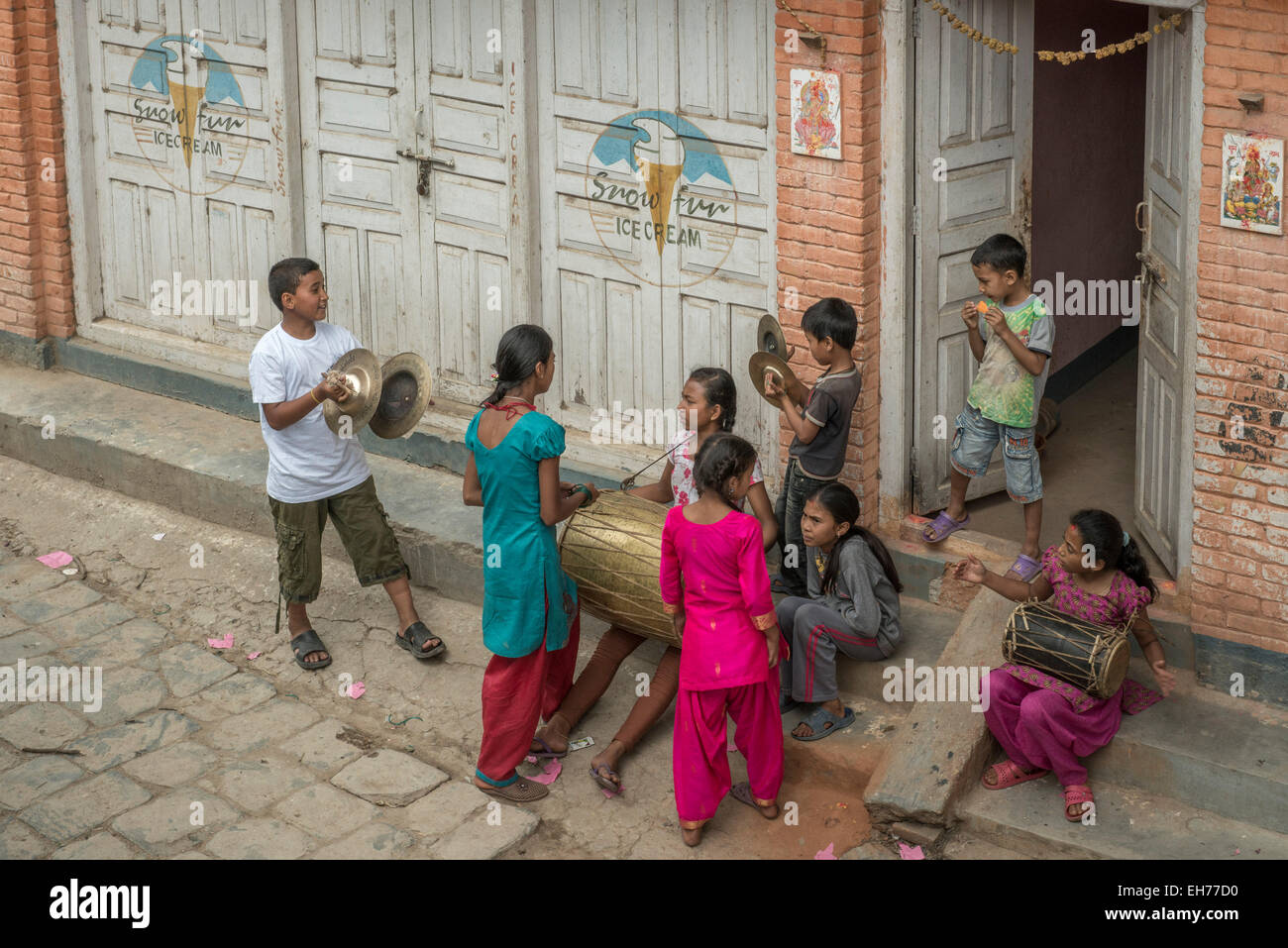 Nepali instruments hi-res stock photography and images - Alamy