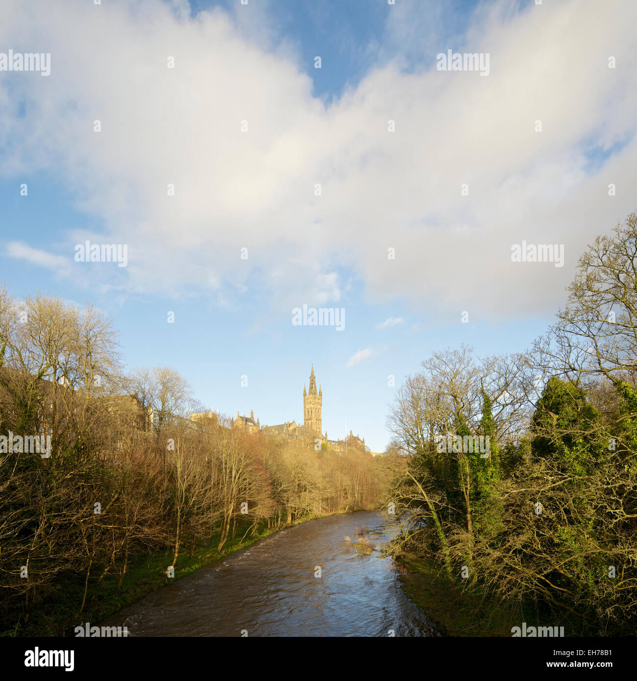 The River kelvin at Kelvingrove Park below the University of Glasgow ...
