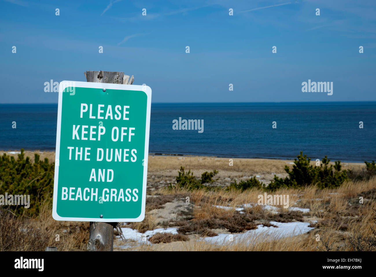 Seaside safety signage hi-res stock photography and images - Alamy