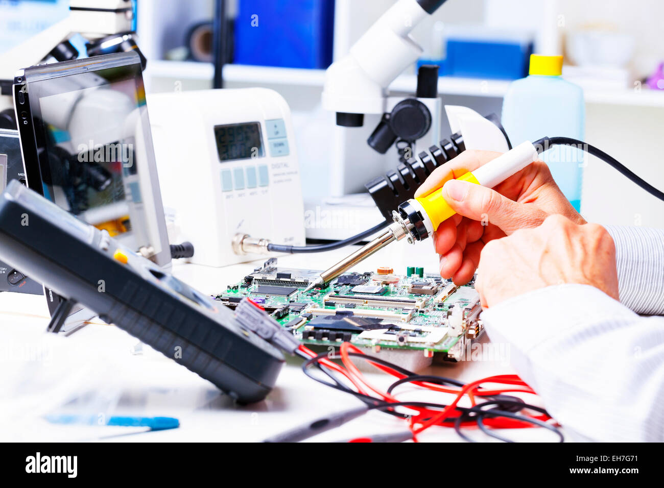 Soldering gun hi-res stock photography and images - Alamy