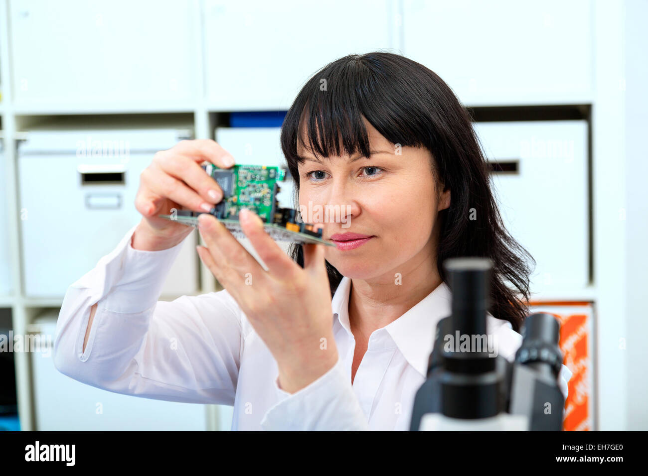 Circuit making hi-res stock photography and images - Alamy