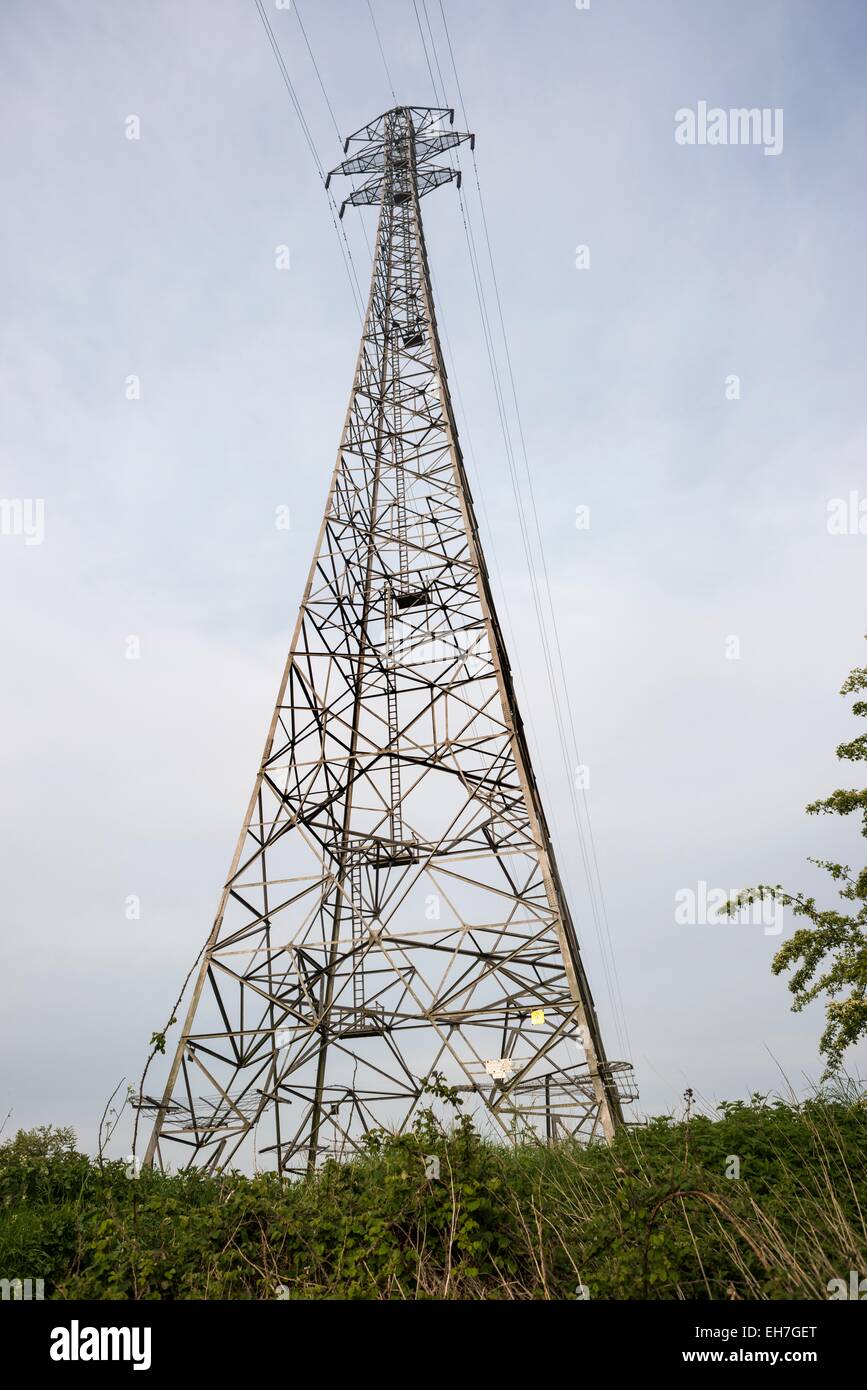 Tall transmission tower pylon carrying hi-res stock photography and ...