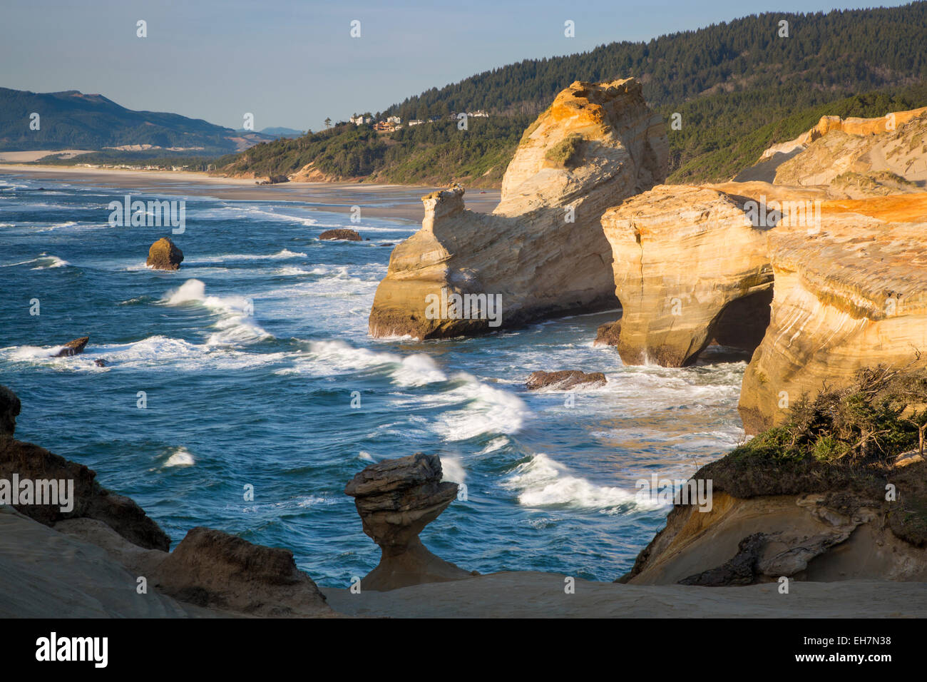 Rock formations along the coast at Cape Kiwanda, Oregon, USA Stock ...