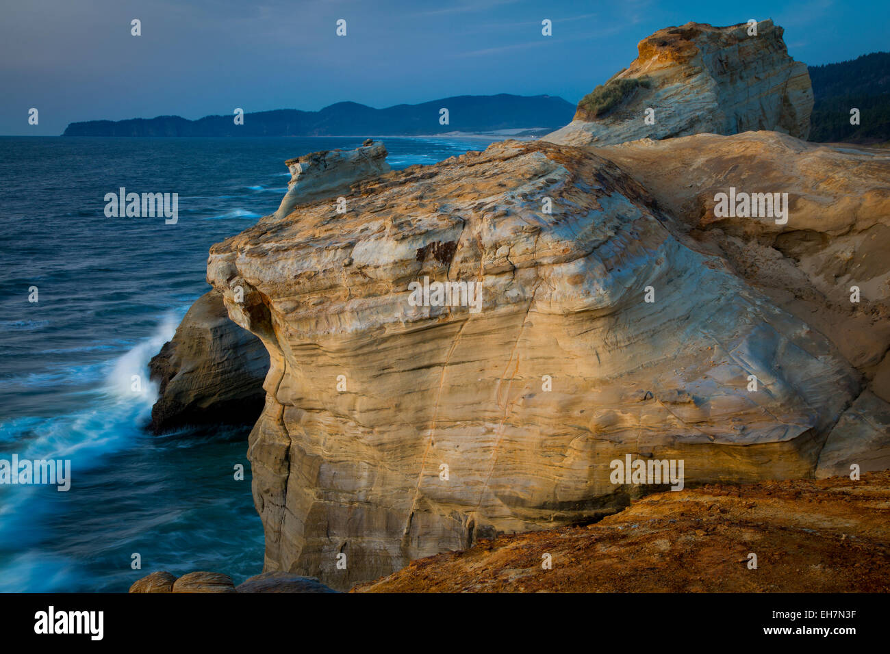 Oregon cliff erosion hi-res stock photography and images - Alamy
