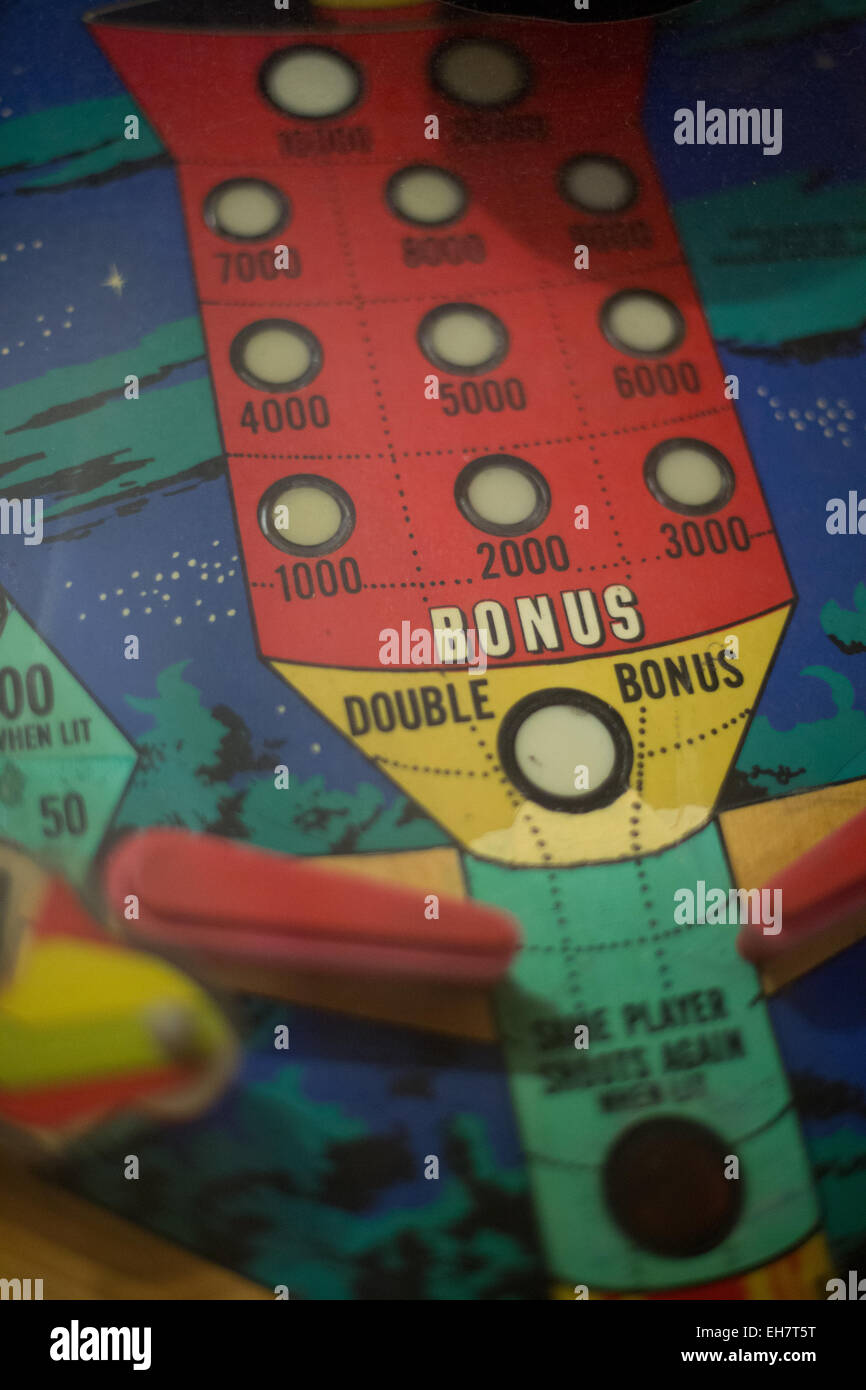 Pinball targets hi-res stock photography and images - Alamy
