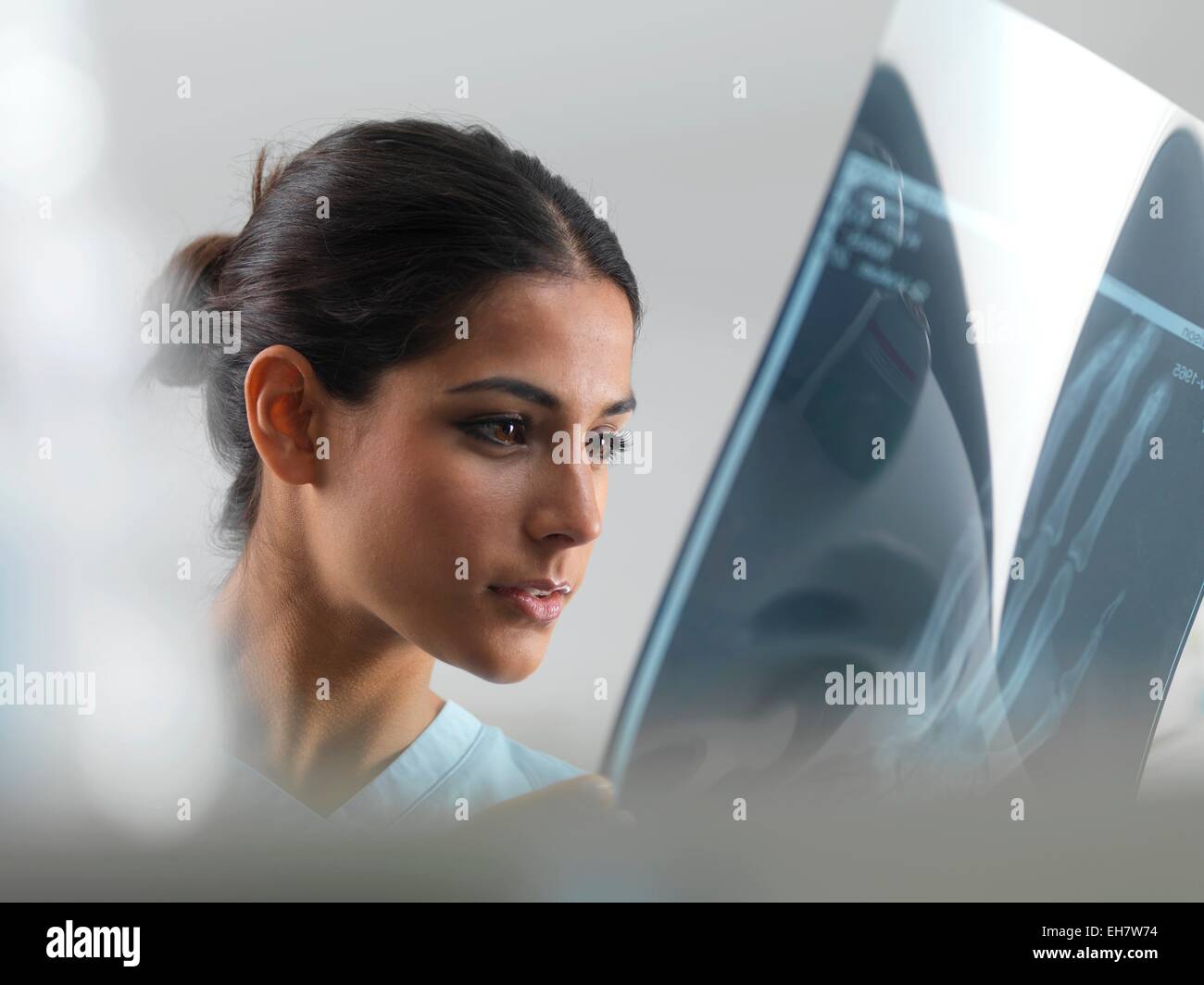 Gp examining x ray hi-res stock photography and images - Alamy