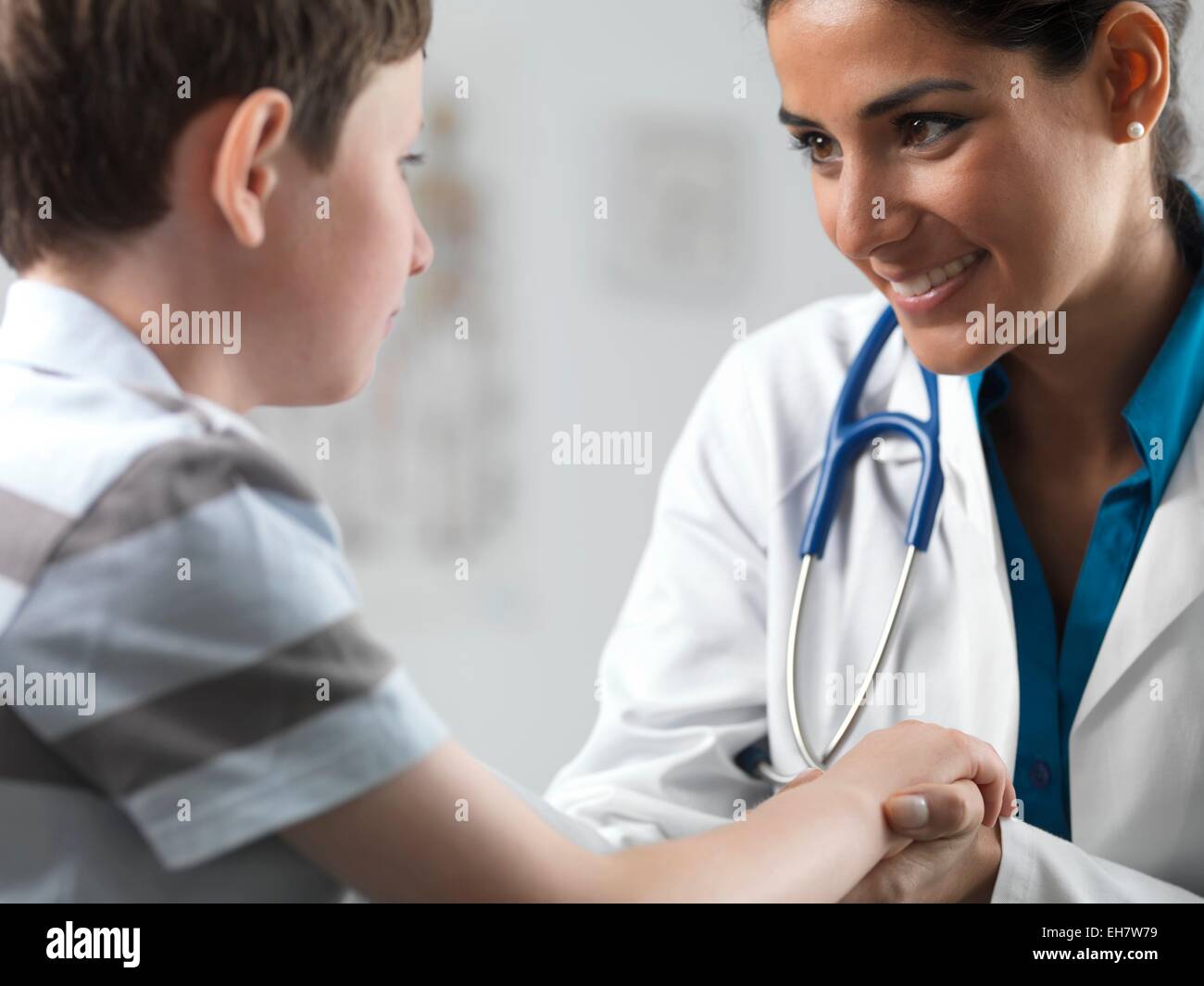 Paediatric doctor hi-res stock photography and images - Alamy