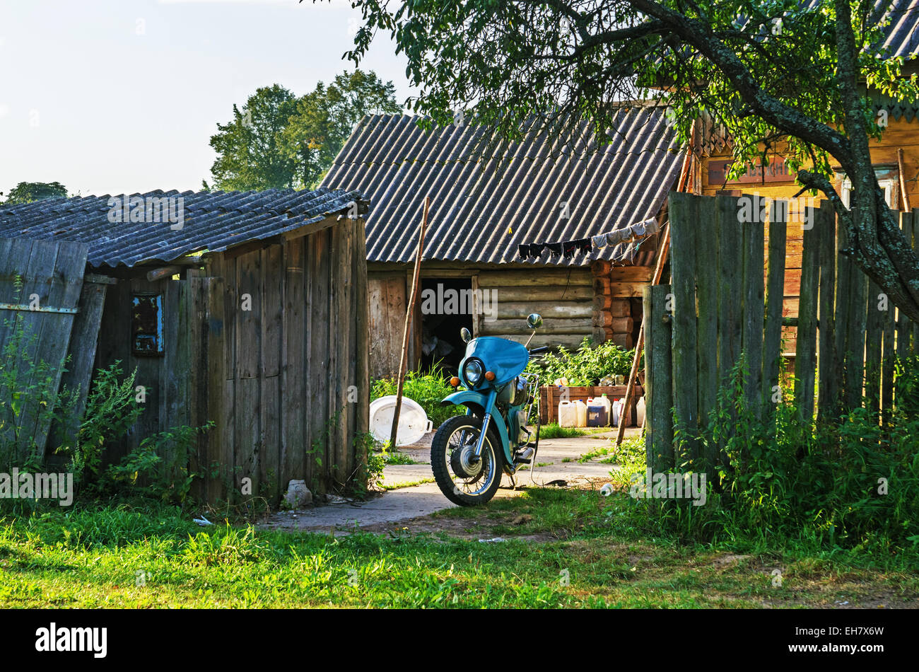 Vintage rural mailbox scene hi-res stock photography and images - Alamy
