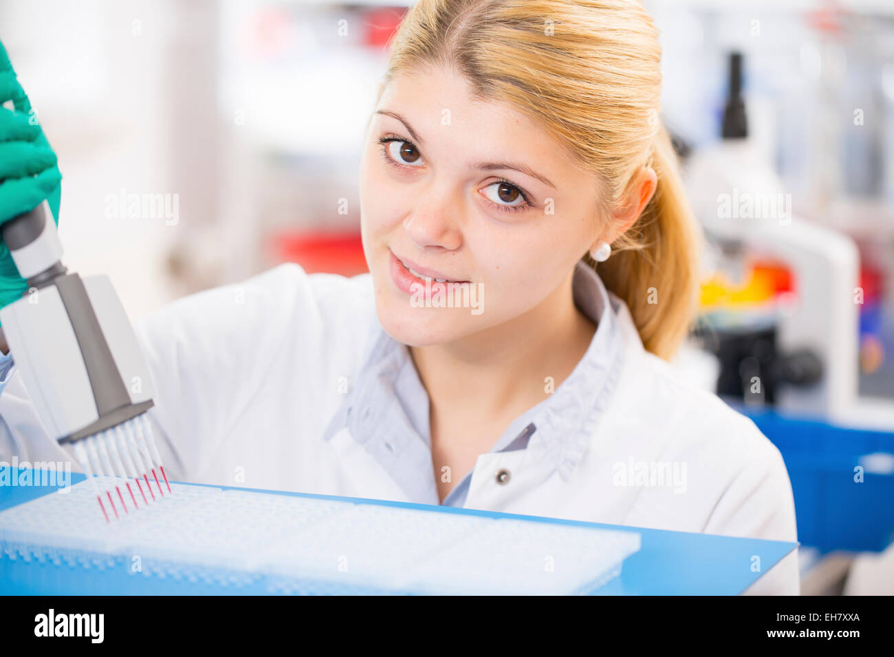 Multi pipettes hi-res stock photography and images - Alamy