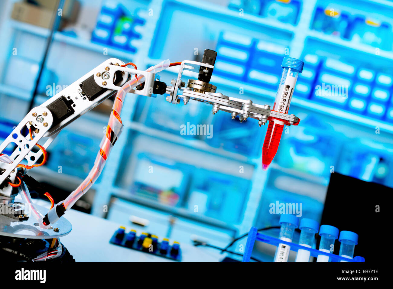 Robotic lab assistant Stock Photo - Alamy