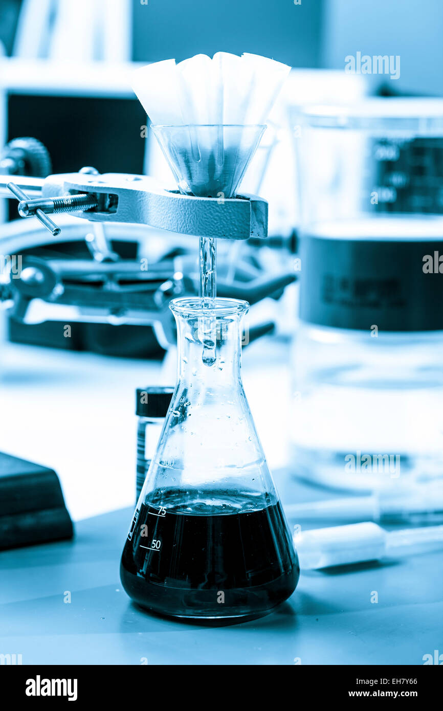 Chemistry experiment in lab Stock Photo - Alamy