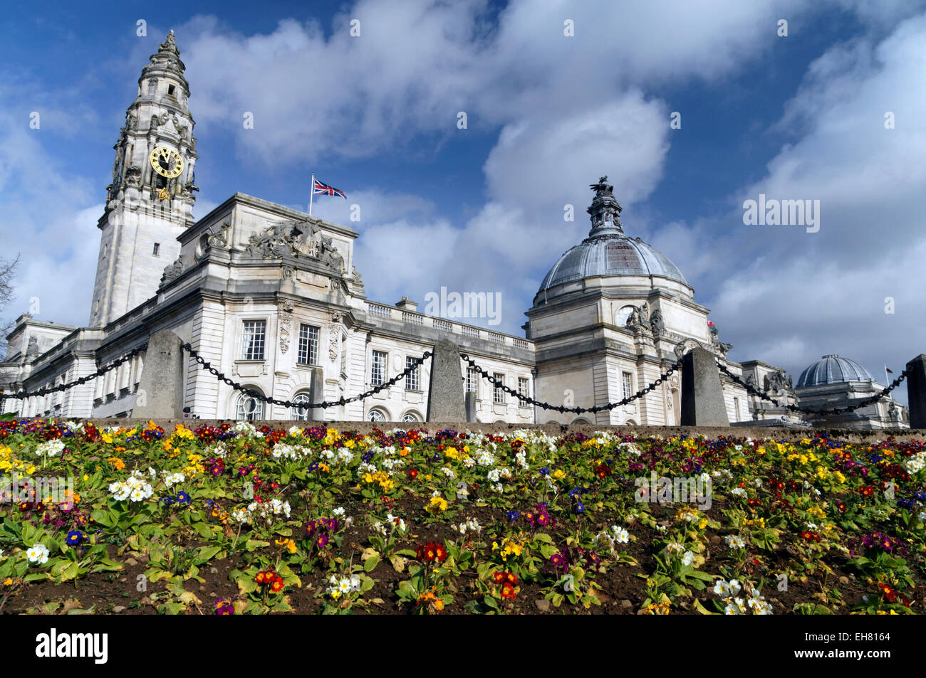Cardiff town hall flowers hi-res stock photography and images - Alamy