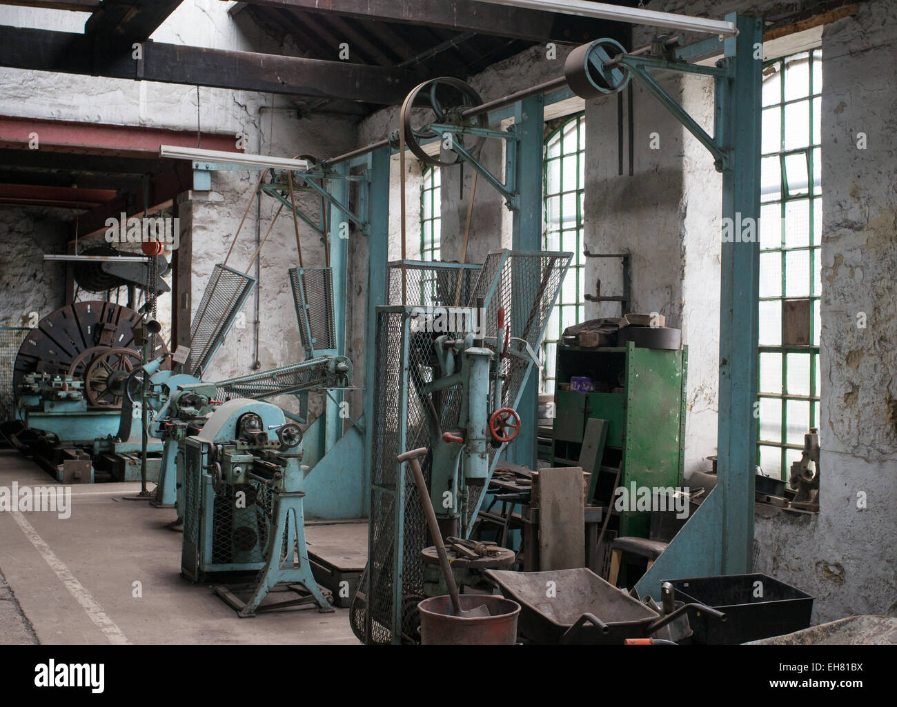 Overhead shaft driven hi-res stock photography and images - Alamy