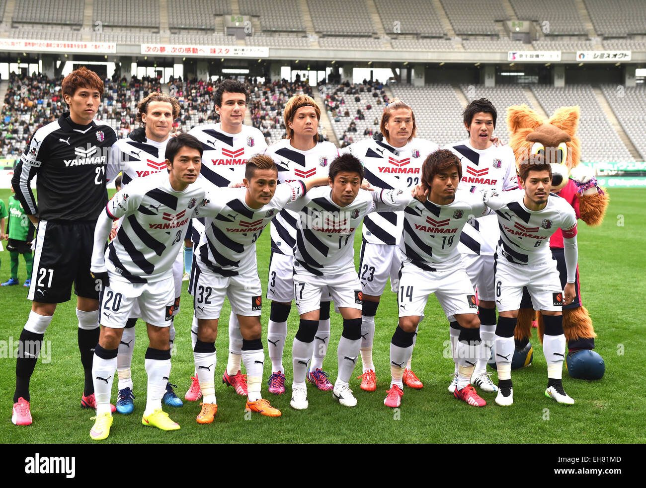 Tokyo, Japan. 8th Mar, 2015. Cerezo Osaka team group line-up Football ...