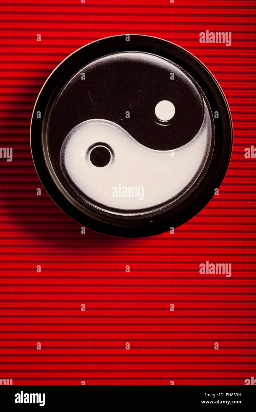 yin yang round symbol Stock Photo - Alamy