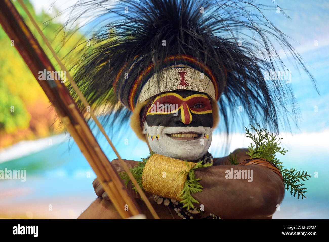 Papua new guinea man wearing hi-res stock photography and images - Alamy