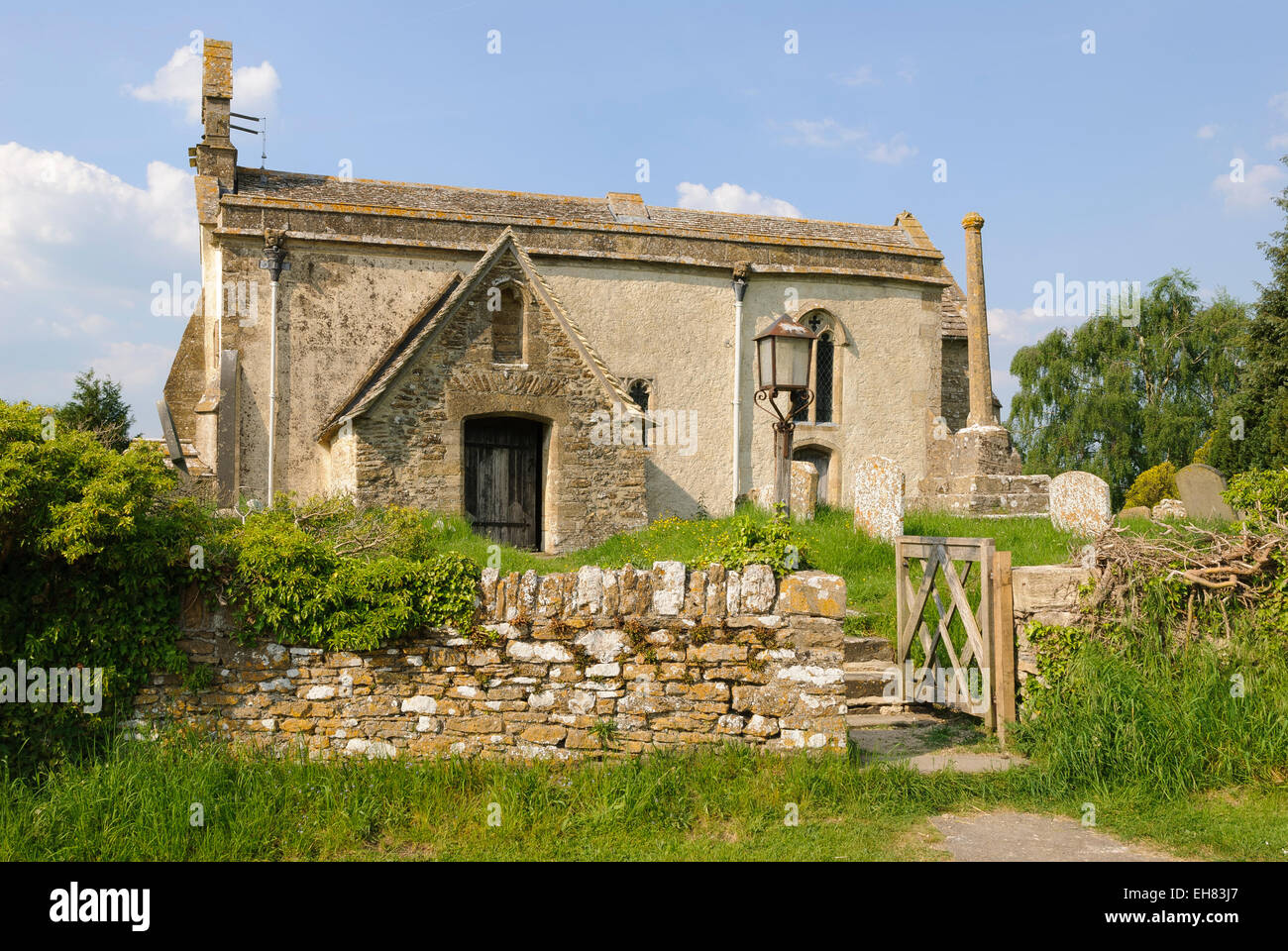 Church st john the baptist hi-res stock photography and images - Alamy