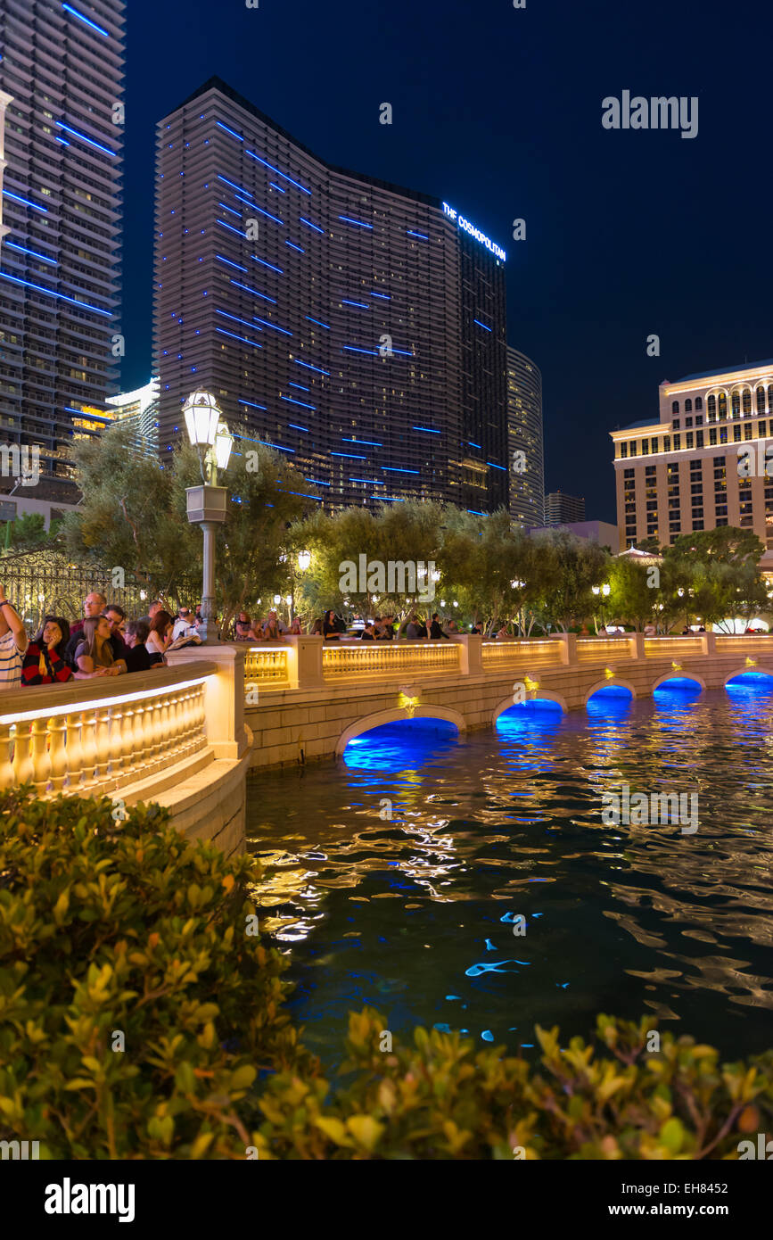 Bellagio Fountains Spectators Stock Photo - Alamy