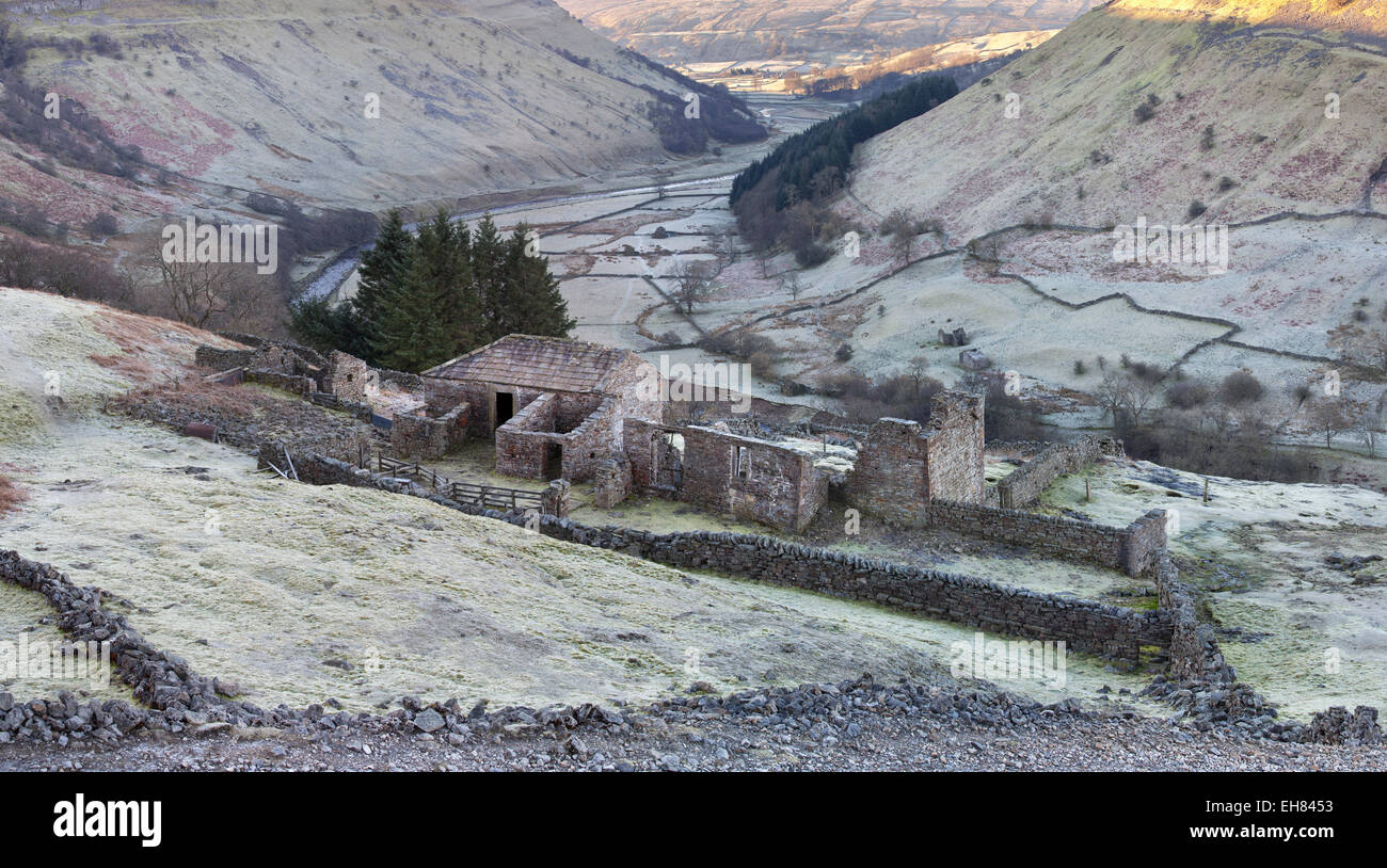 Frosty dawn at Crackpot Hall high above the Kisdon Valley near Keld ...