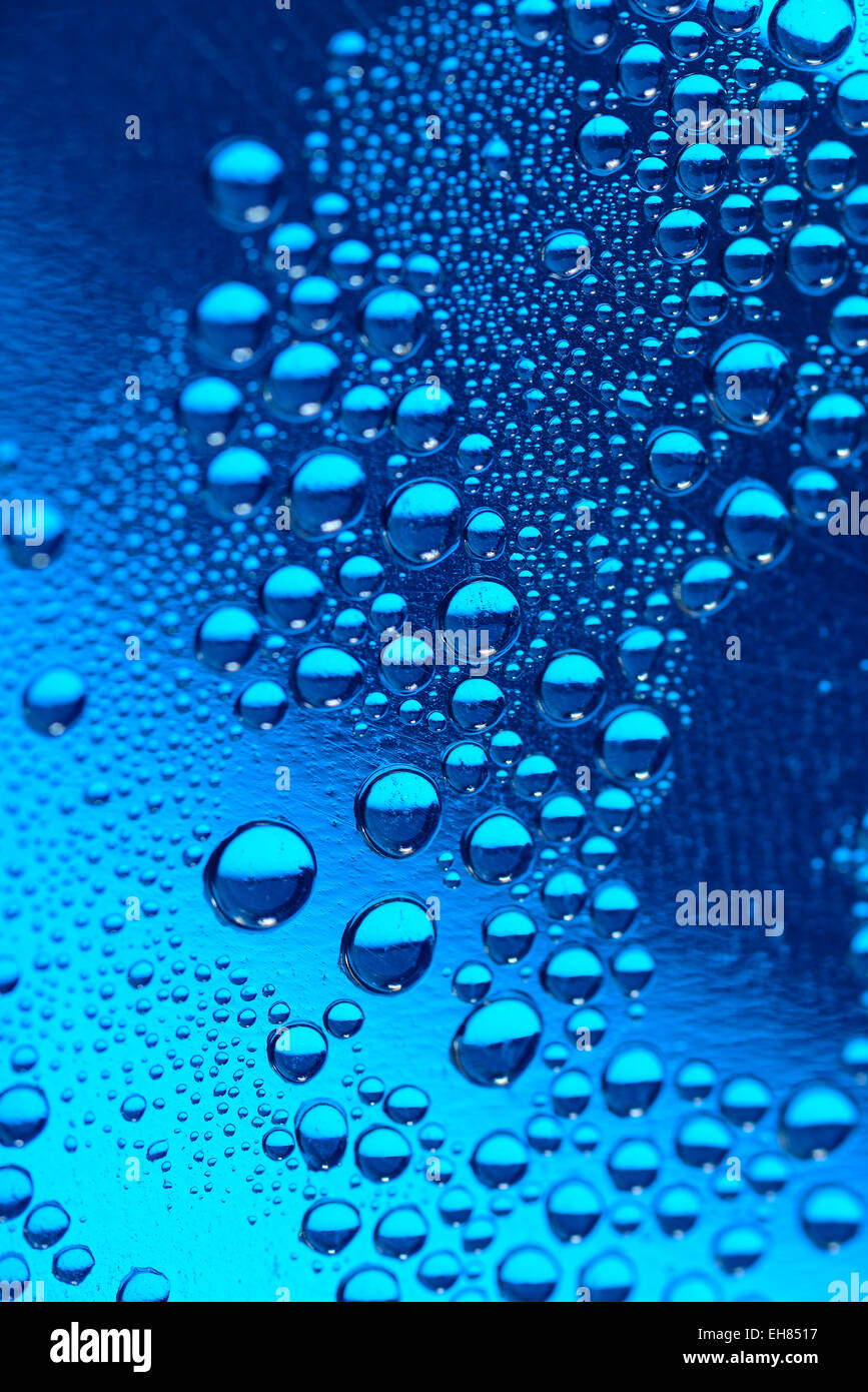 Blue liquid drops macro hi-res stock photography and images - Alamy