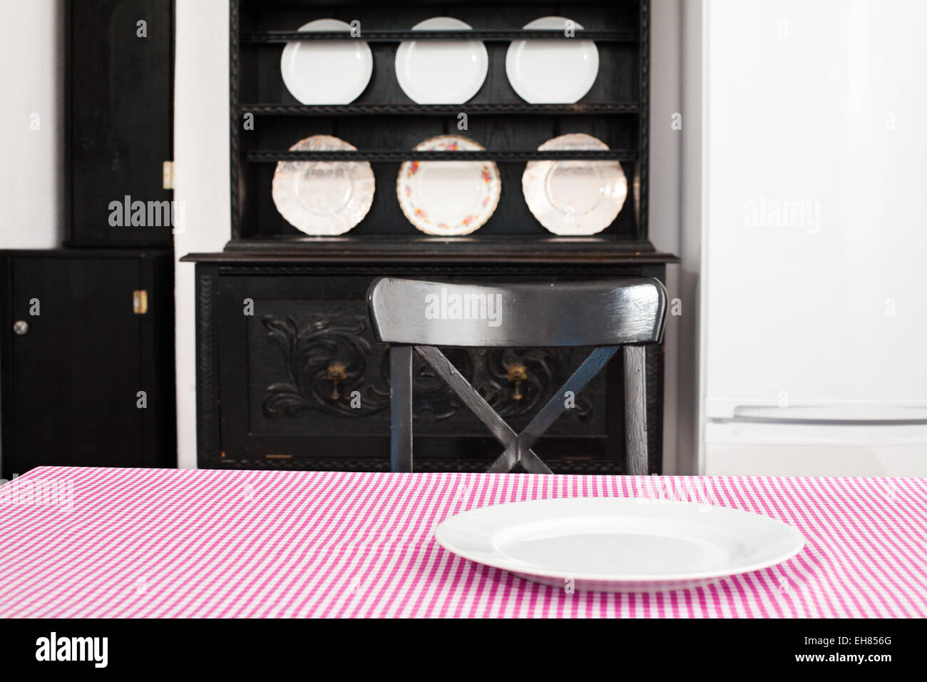 White long plate hi-res stock photography and images - Alamy