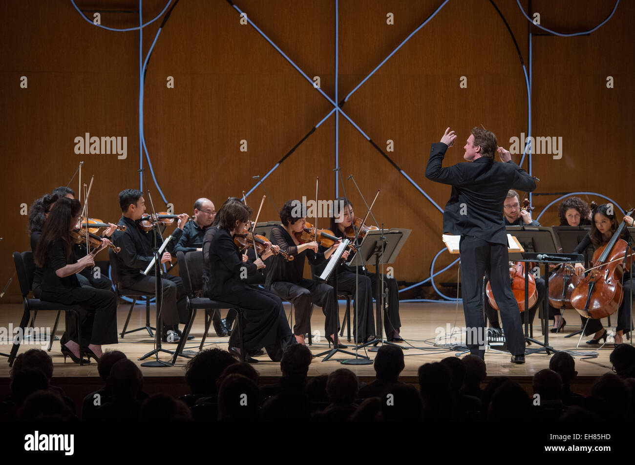 New york philharmonic hi-res stock photography and images - Alamy