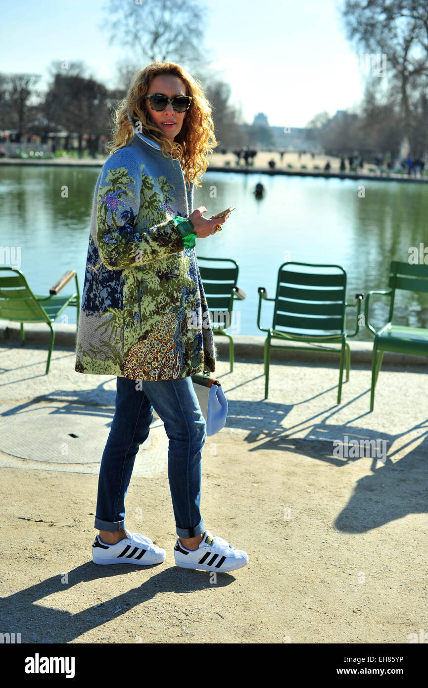 Elina Halimi, Art Drictor of Kabuki, arriving at the Carven show in ...