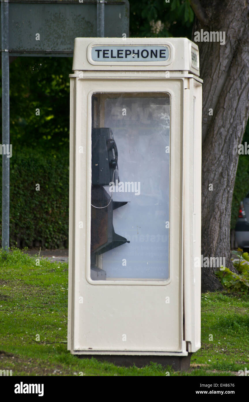 Telephone cabinets england hi-res stock photography and images - Alamy