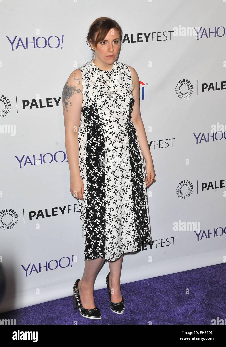Girls lena dunham hi-res stock photography and images - Alamy