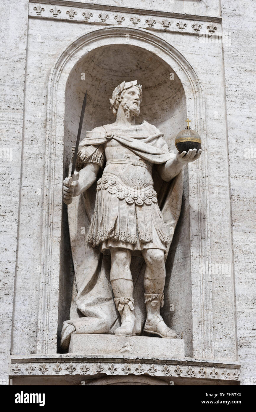 Statue of a roman Emperor, Rome, Italy Stock Photo - Alamy