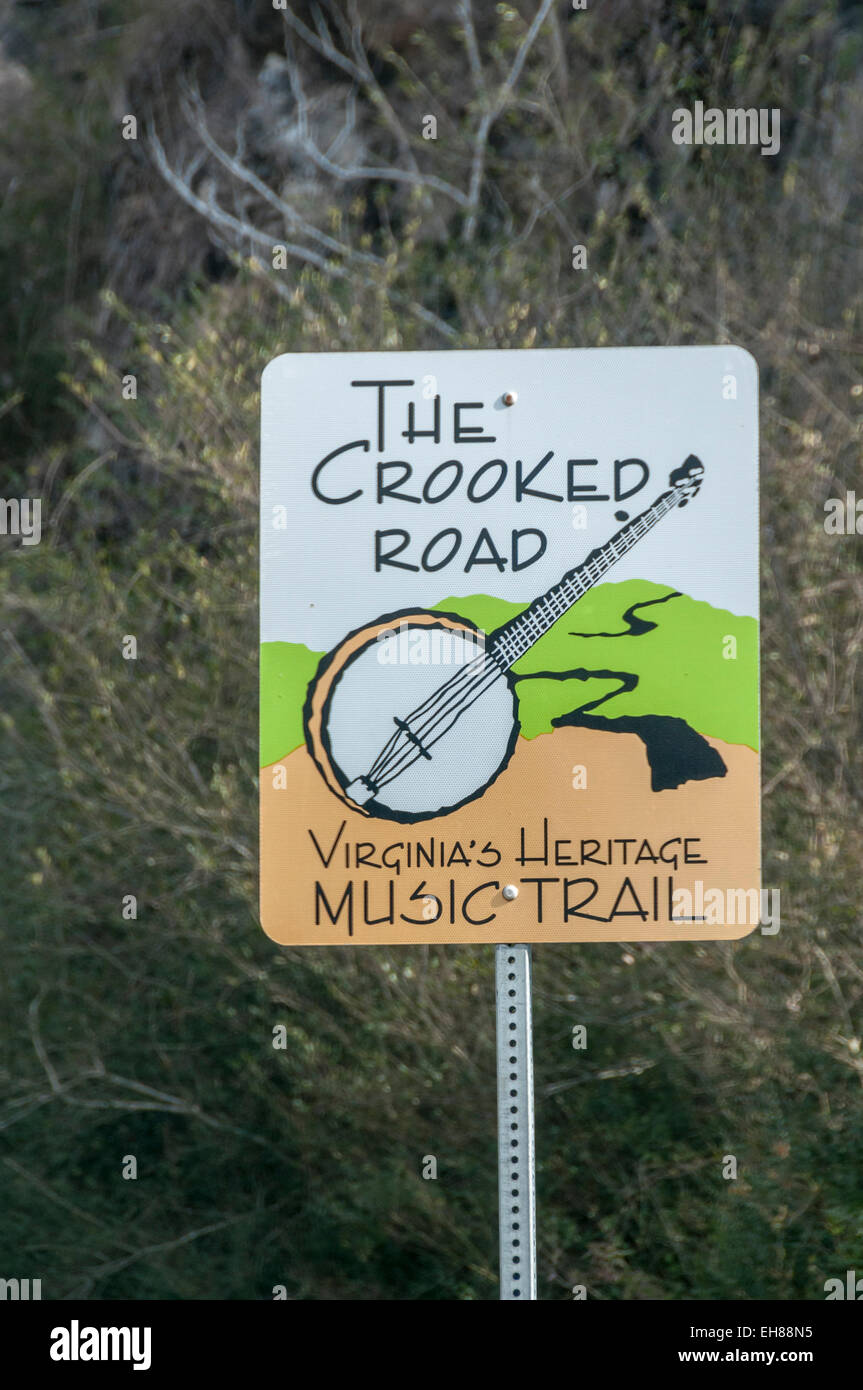 Crooked road hi-res stock photography and images - Alamy