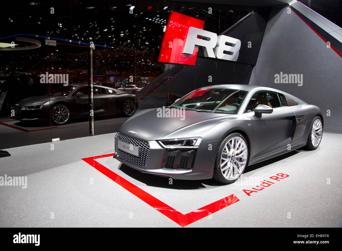 Audi r8 v10 hi-res stock photography and images - Alamy