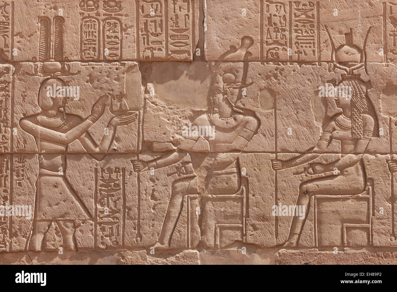 Ancient egyptian relief carving hi-res stock photography and images - Alamy