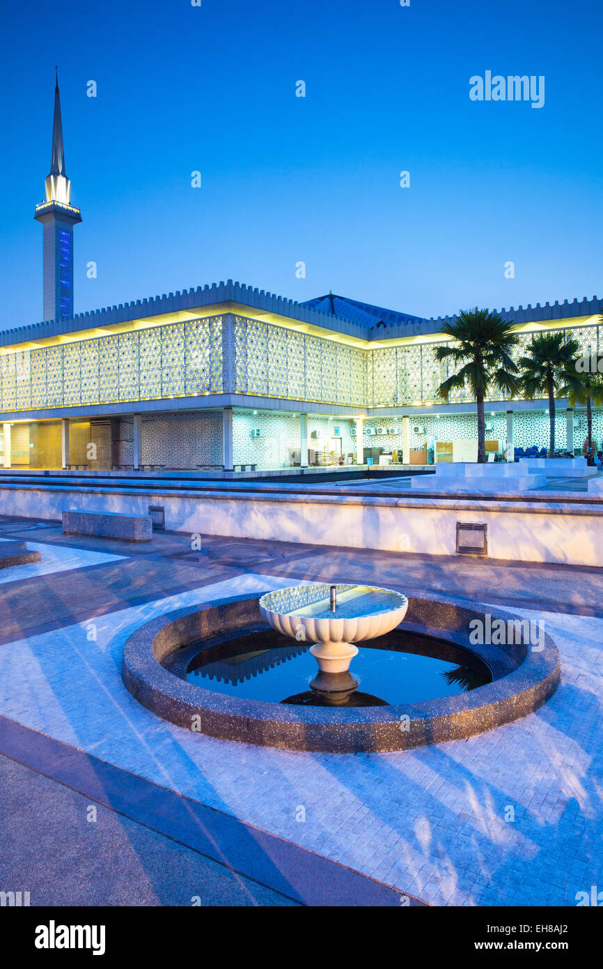 Malaysian National Mosque ( Masjid Negara ), Kuala Lumpur, Malaysia ...