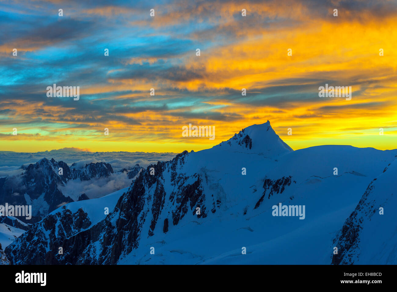Mountain mont blanc sunset hi-res stock photography and images - Alamy