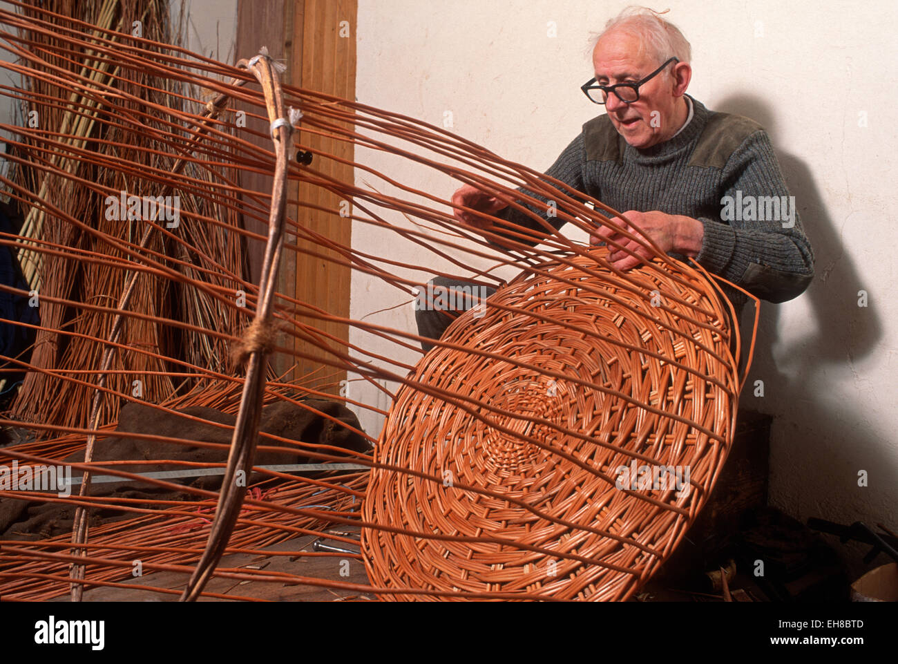 Basketmaker Stock Photos & Basketmaker Stock Images - Alamy