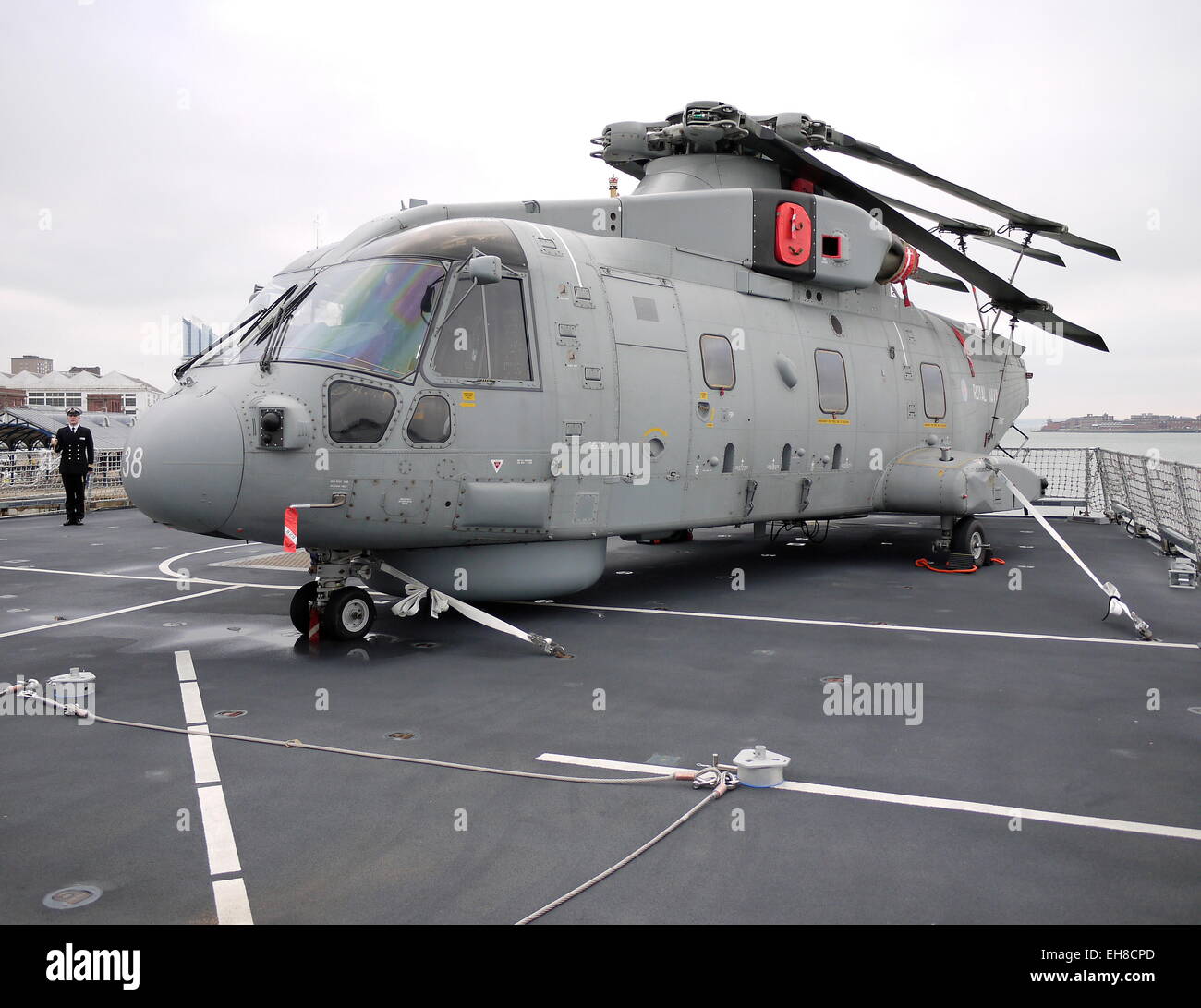 AJAXNETPHOTO. 29TH JANUARY, 2009. PORTSMOUTH,ENGLAND. - COMPACT HELO ...