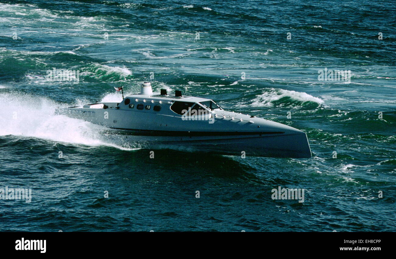 AJAXNETPHOTO. 5TH OCTOBER,1999.CHANNEL - ASSAULT CRAFT - BOND BOAT ...