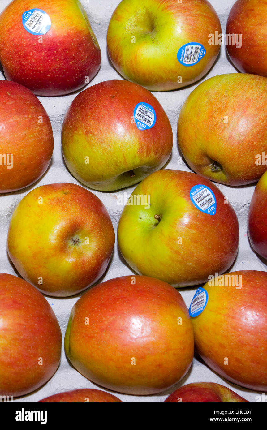 Braeburn hi-res stock photography and images - Alamy