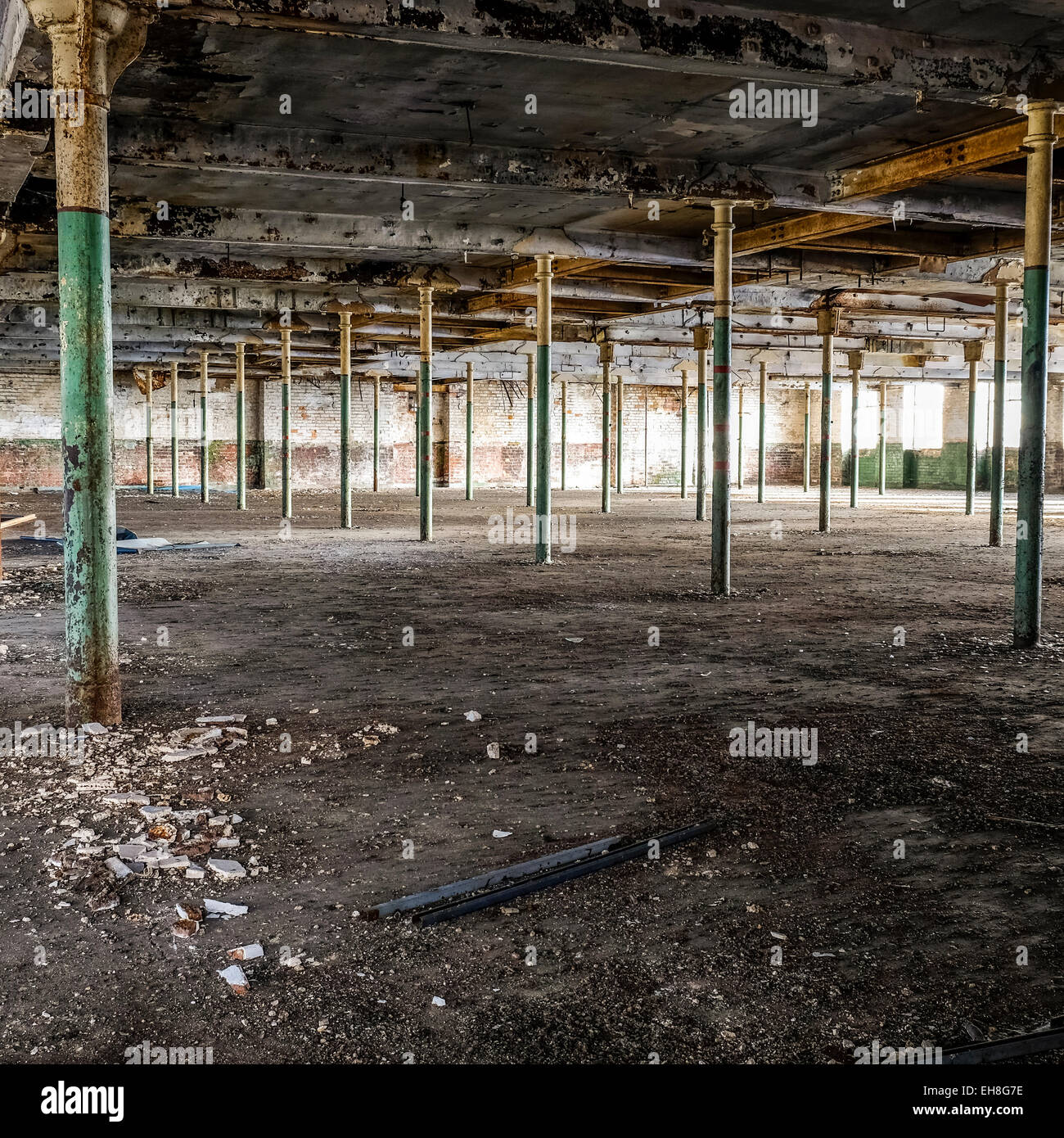Hdr disused factory interior hi-res stock photography and images - Alamy