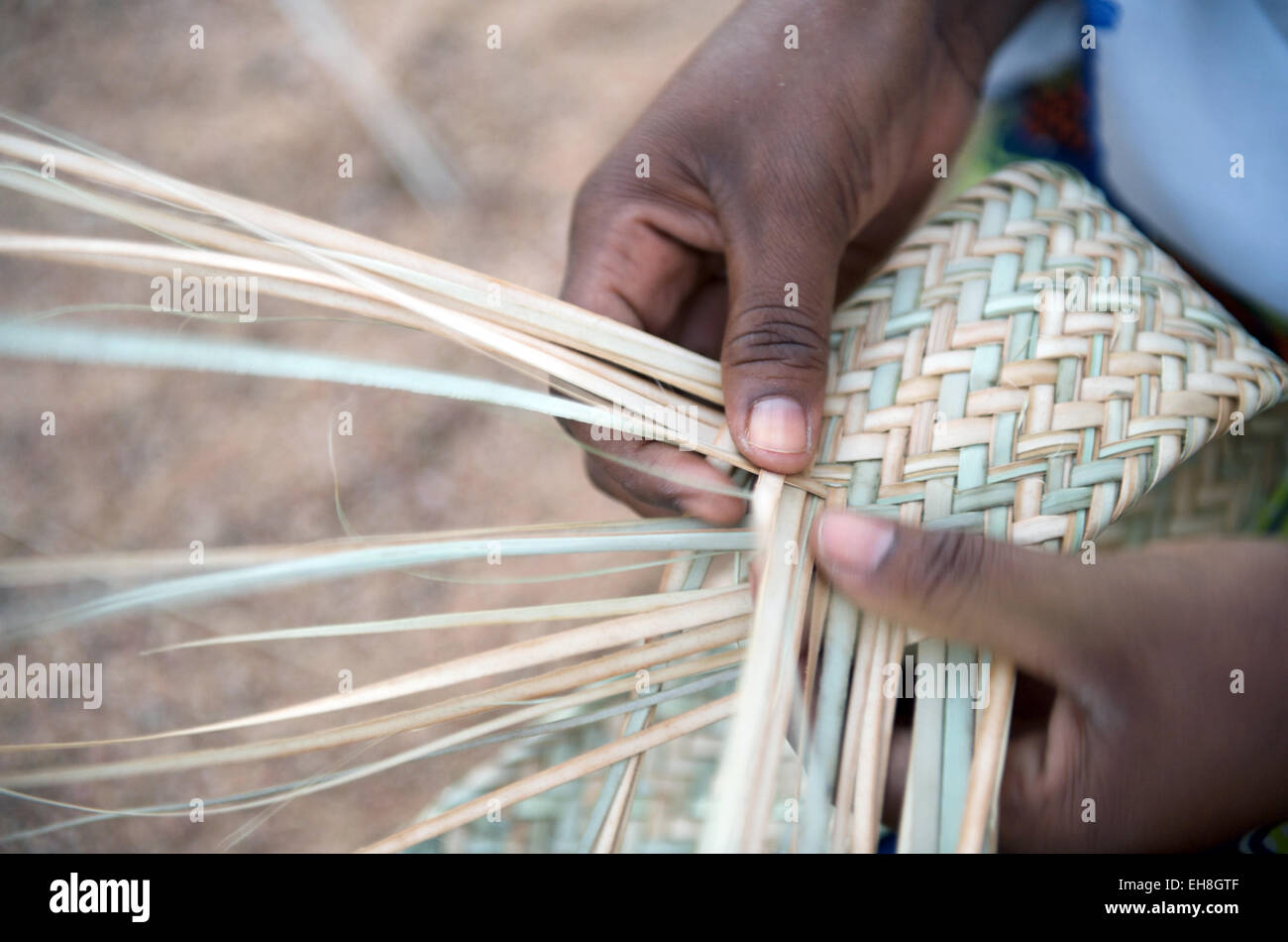Smiling and happy portraits men, women and children of Tuareg descent ...